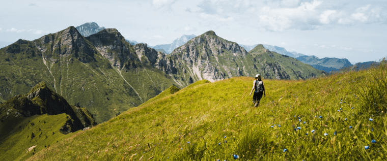 Prodains cable car Morzine to Avoriaz : Prodains express cable car ...